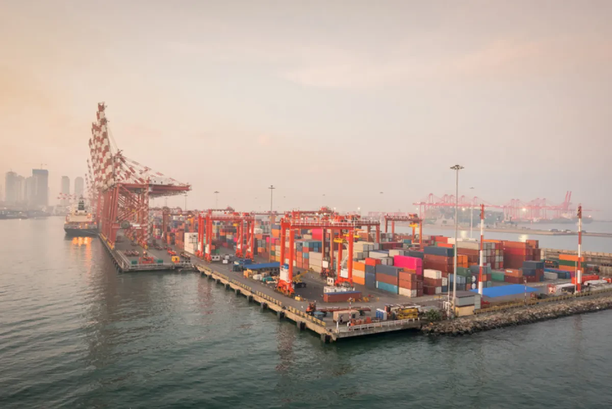 Sri Lanka Port Authority agrees 35-year lease for new container ...